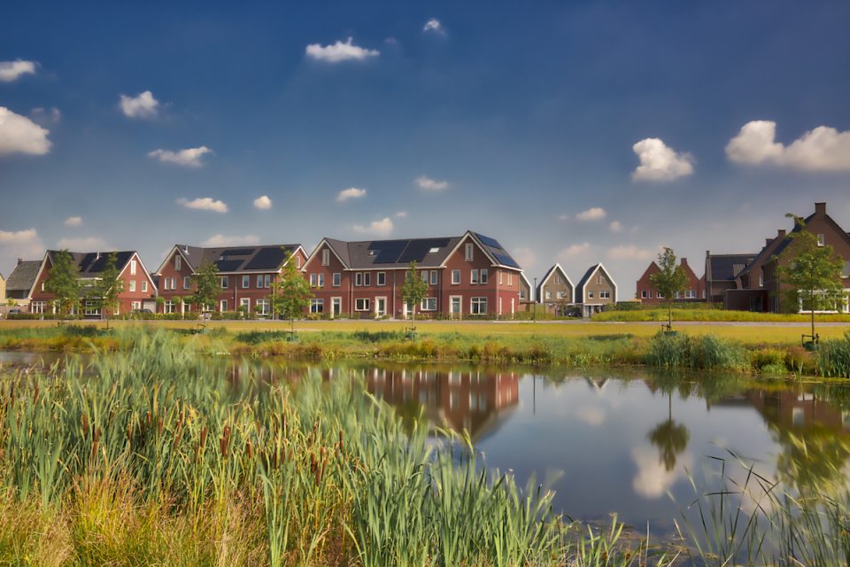 Huizenprijzen dalen voor het eerst sinds 2014