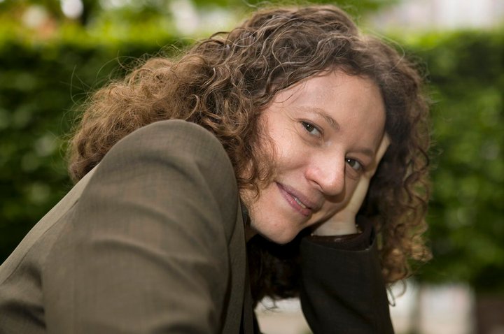 Beste wetenschapper van Nederland is een Groningse vrouw: Amina Helmi