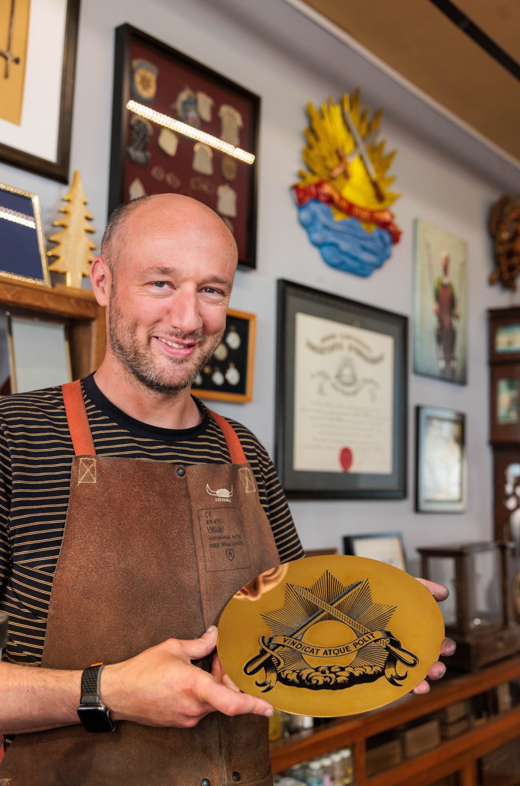 Dit zijn de ‘corpsleveranciers’ van miljoenenbedrijf Vindicat. "We ...