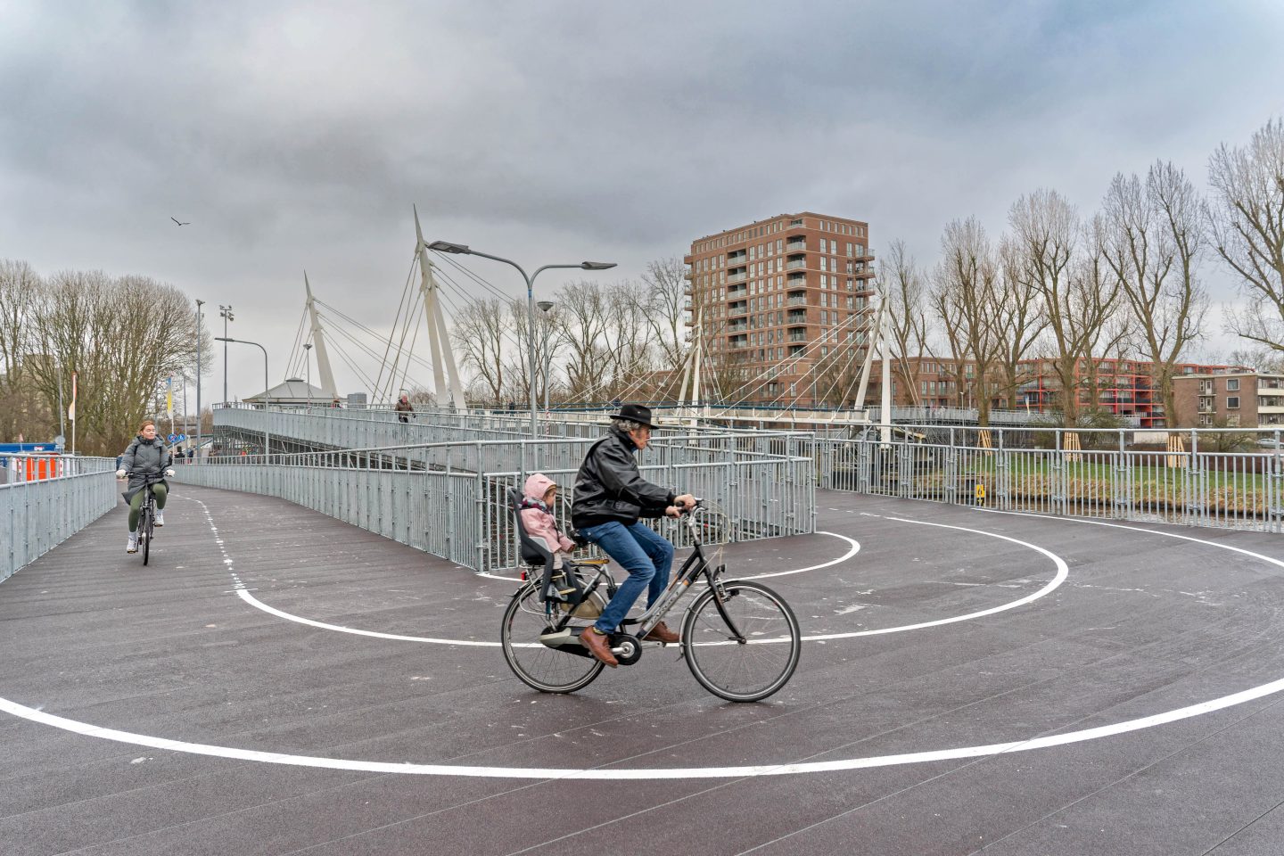 Petitie om tijdelijke fietsbrug bij Gerrit Krolbrug toch mogelijk te maken