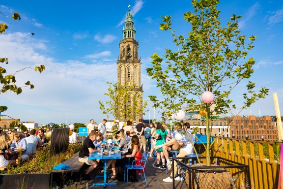 Terrassen in de stad mogen langer open blijven vanwege tropisch weer