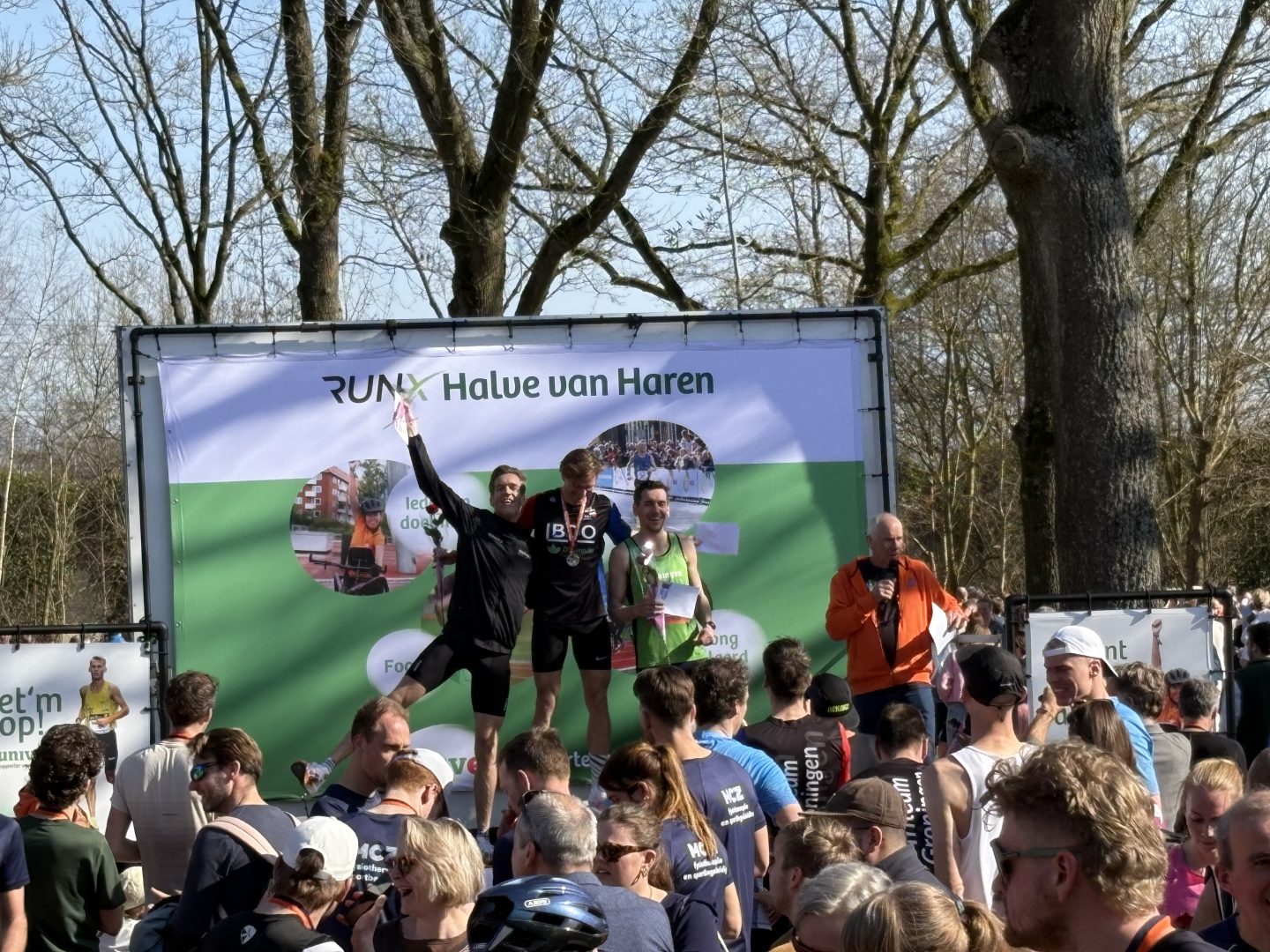 Grote drukte en gezelligheid bij 40ste - en zeer warme - editie Halve ...